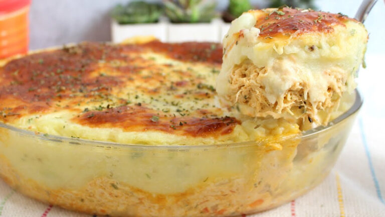 13 Receitas com Frango Desfiado Simples e Deliciosas