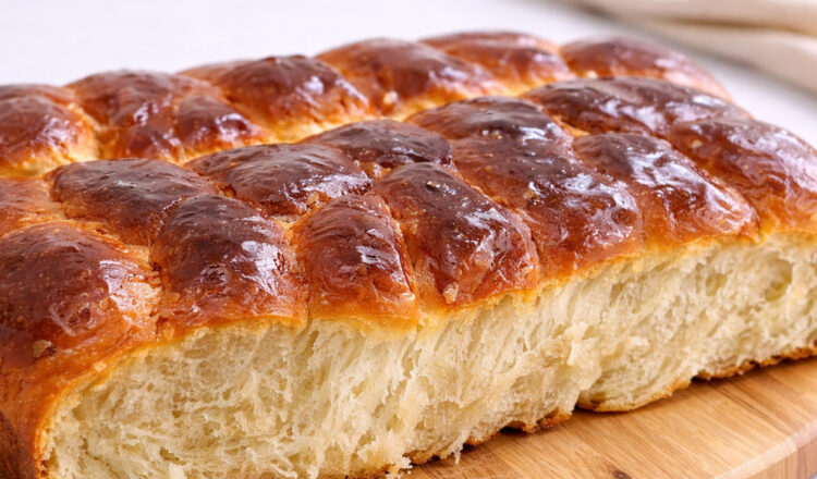 Rosca Caseira com Creme Fácil e Deliciosa (Igual de Padaria)