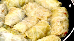 Charuto de Repolho com carne moída fácil e delicioso